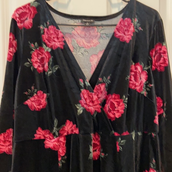 torrid | Dresses | Torrid Size 2 Velvet Gothic Roses Dress | Poshmark